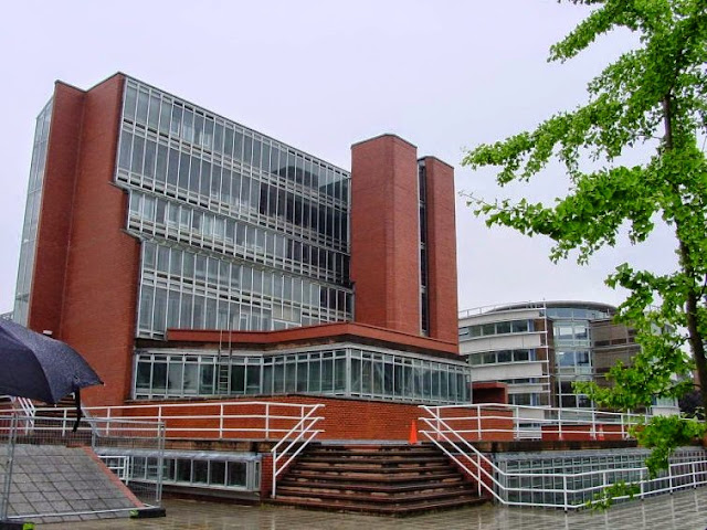 Facultad de Historia de Cambridge | James Stirling | Biblioteca ...