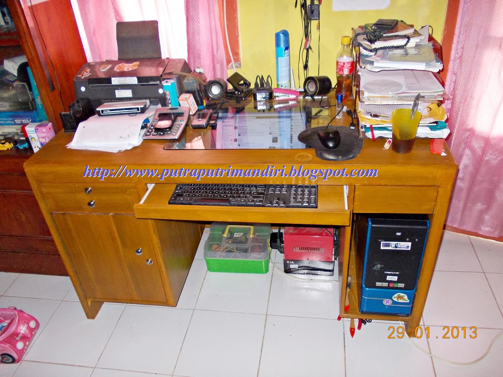 KURSI MEJA SEKOLAH DAN KANTOR: Aneka Design Meja Komputer