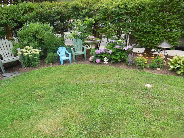 Betsy's Wildwood Home: front yard gardens and whimsy