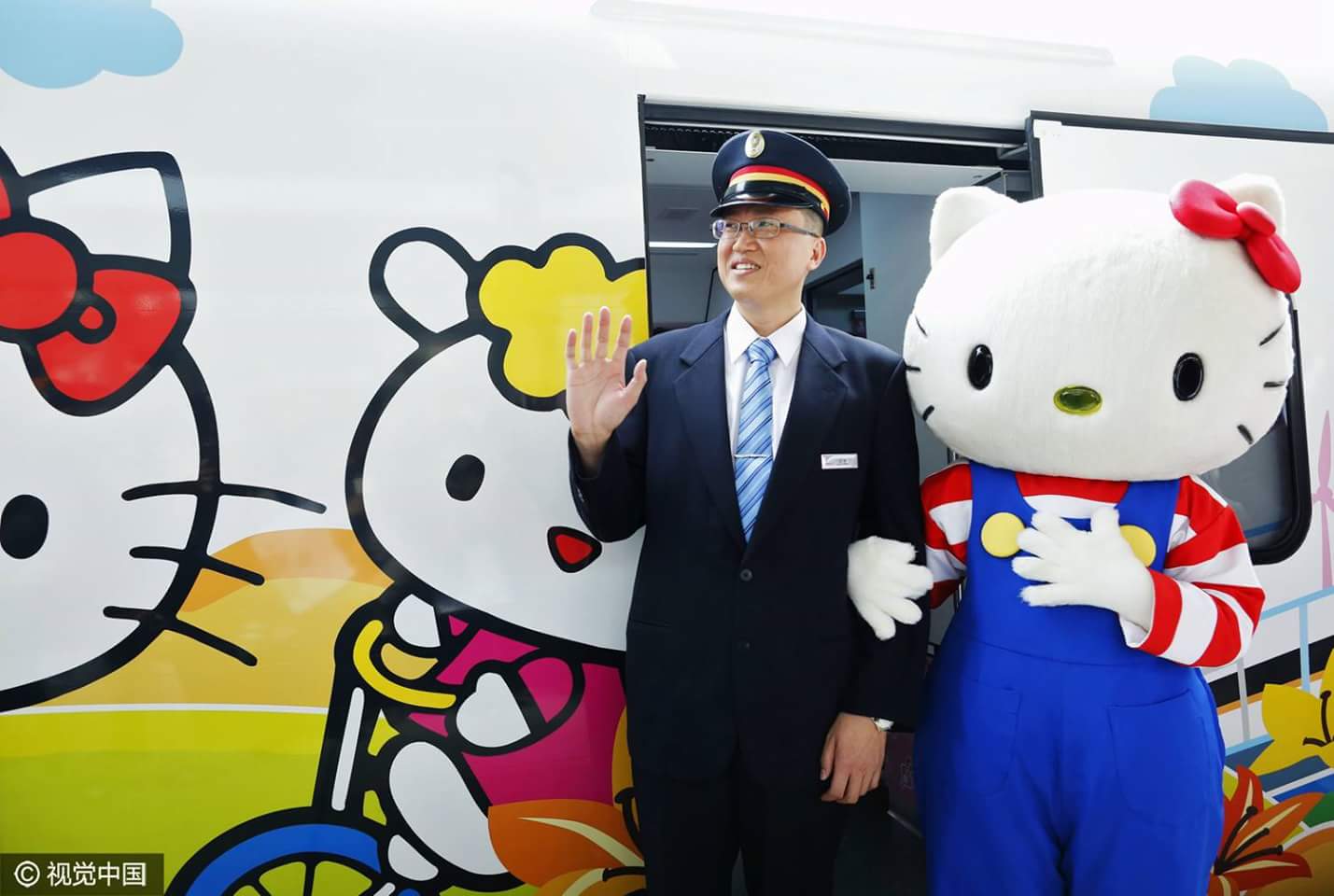 A Furr-rific Ride with Hello Kitty Express Train in Taiwan - For Urban ...
