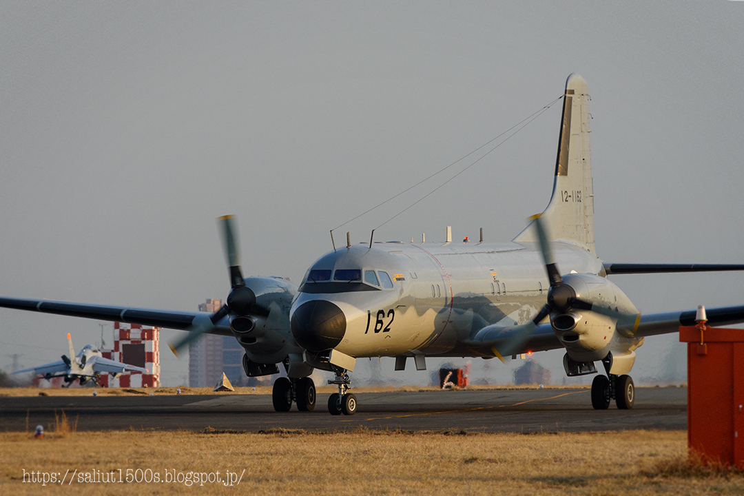 Salut! Saliut! +PLUS: 【航空自衛隊YS-11EA】早春の宵にて、夜間飛行訓練を撮る