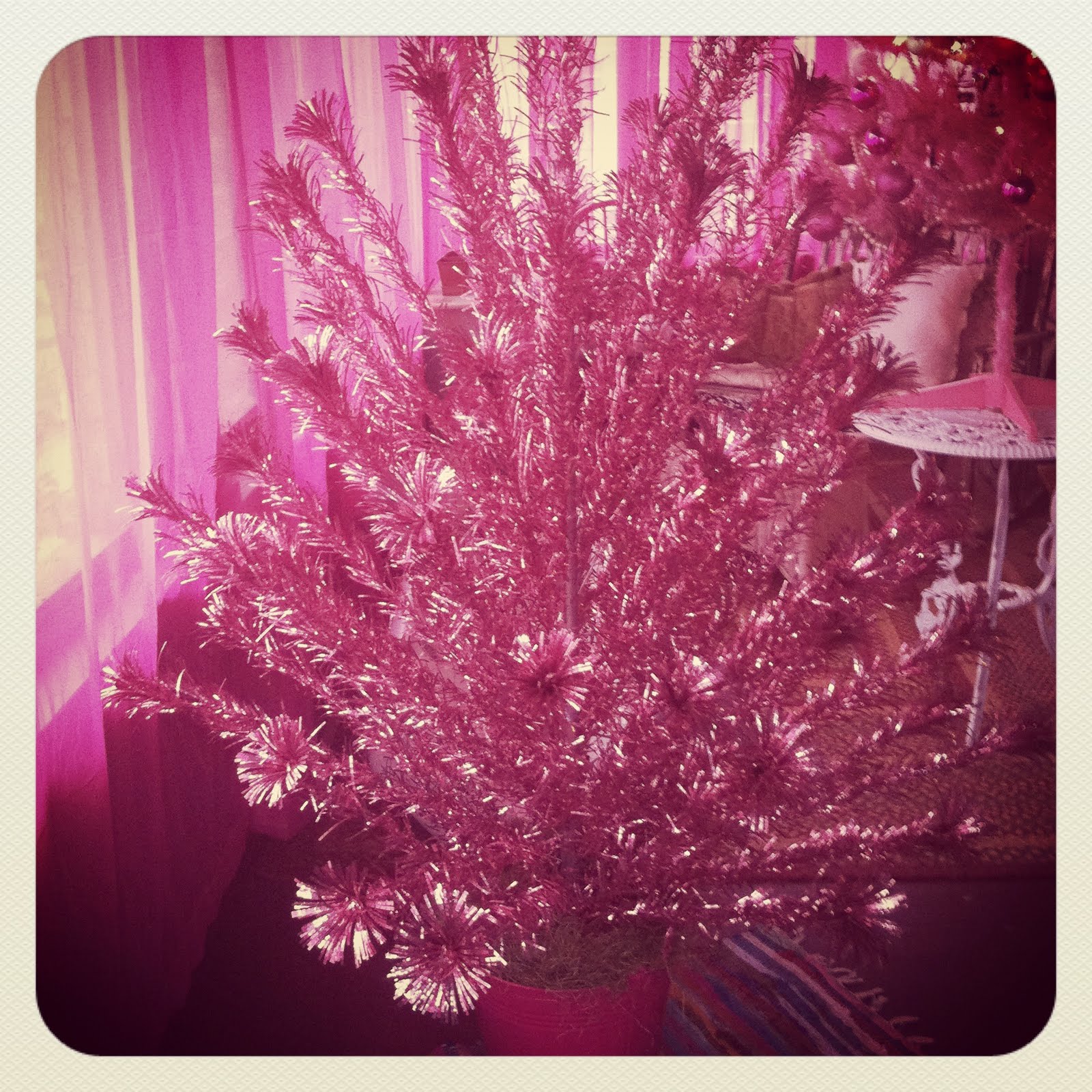 goddessof4: Vintage pink tinsel tree