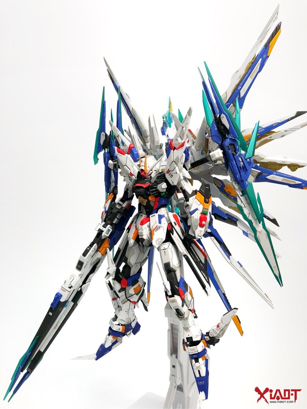 Custom Build: 1/100 Assault Freedom Gundam