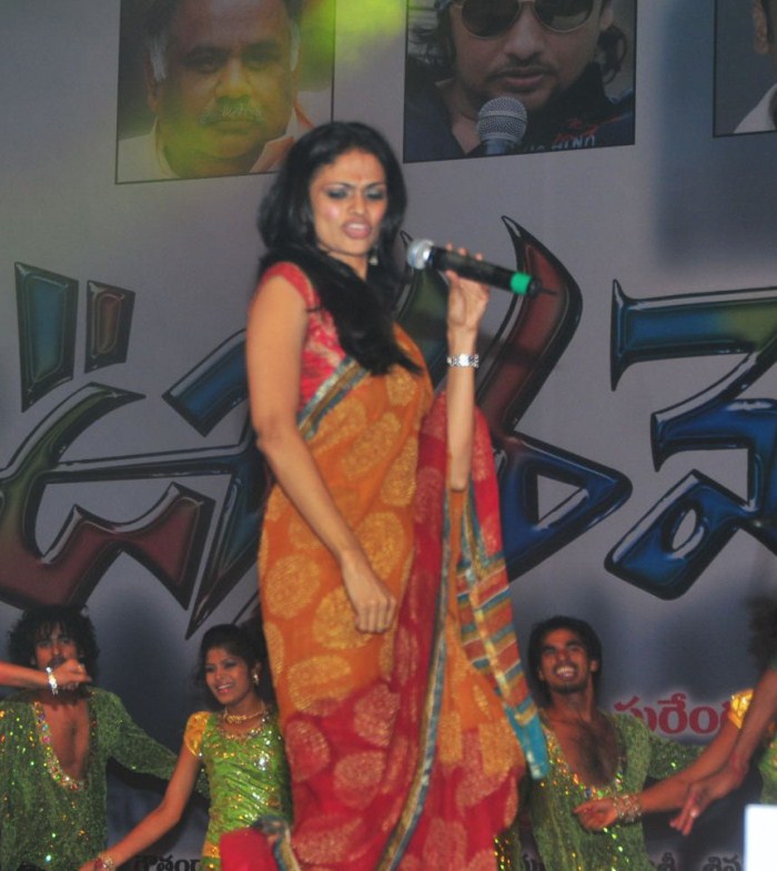 Glam Gallery: Singer Suchitra hot in Oosaravelli Audio Launch
