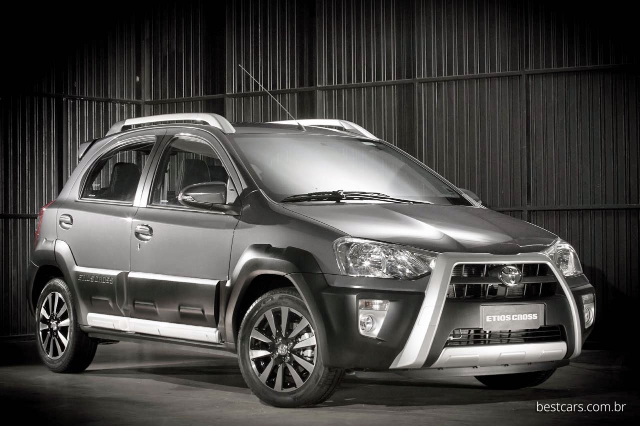 TOYOTA ETIOS CROSS