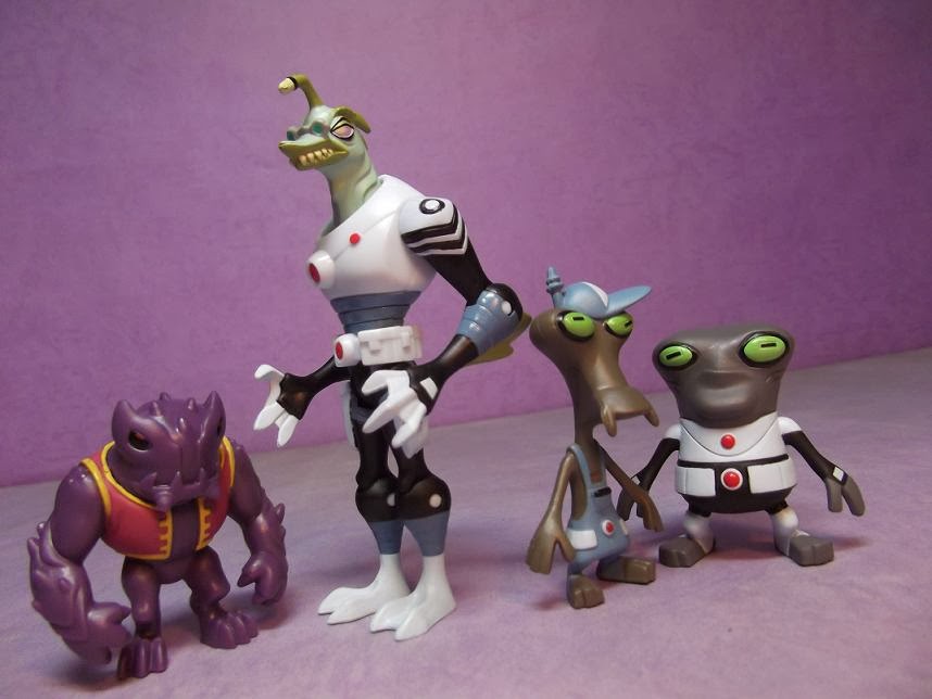 HGG的幻想: BEN 10 OMNIVERSE Pettaliday, Driba, Blukic, Solid Plugg Figure