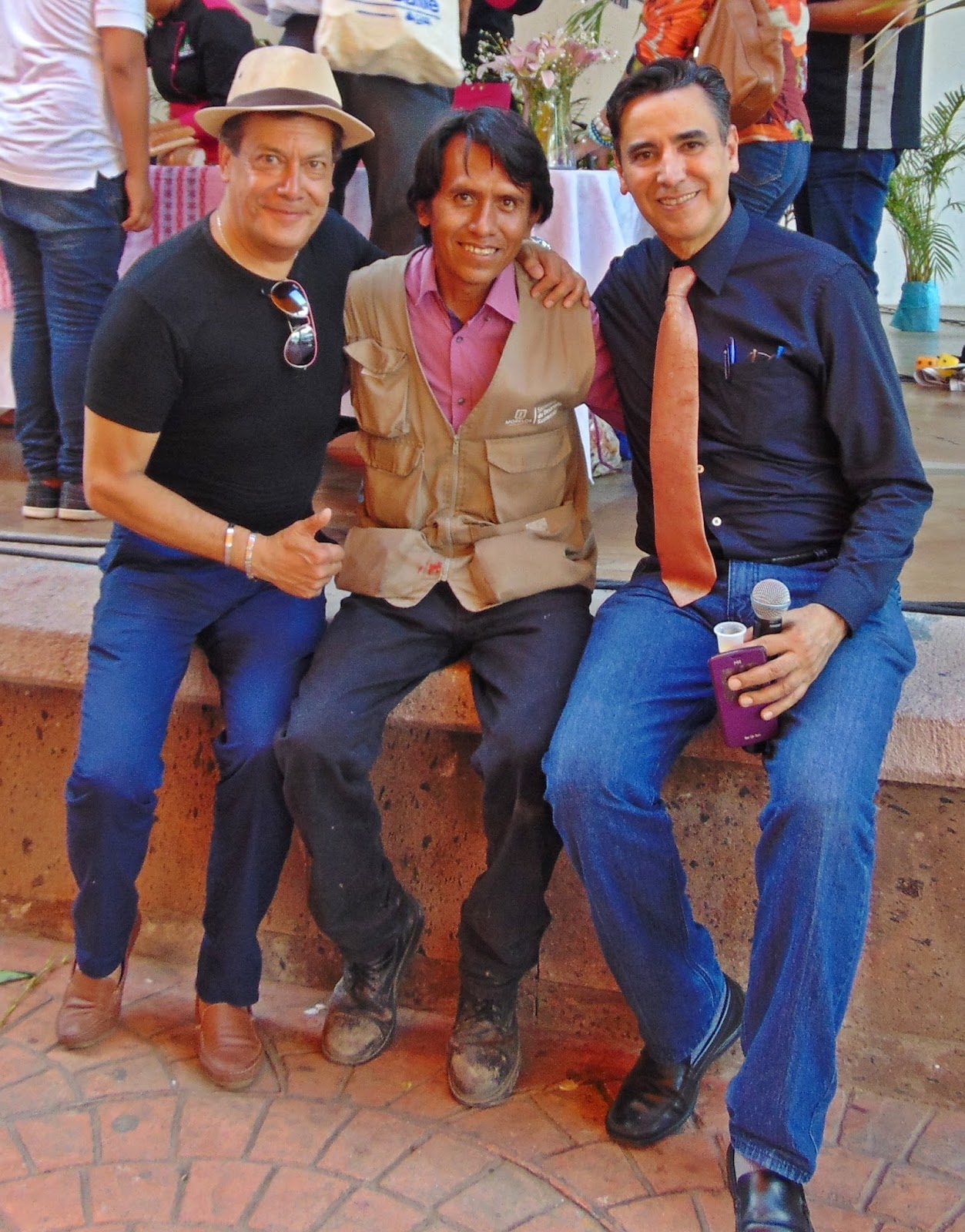 Antonio Morquecho: ANTONIO MORQUECHO ACOMPAÑDO DE OMAR REYES Y FERNANDO ...