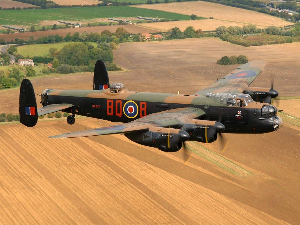 The Olde Curiosity Blog: The B-17 Flying Fortress and The Avro Lancaster