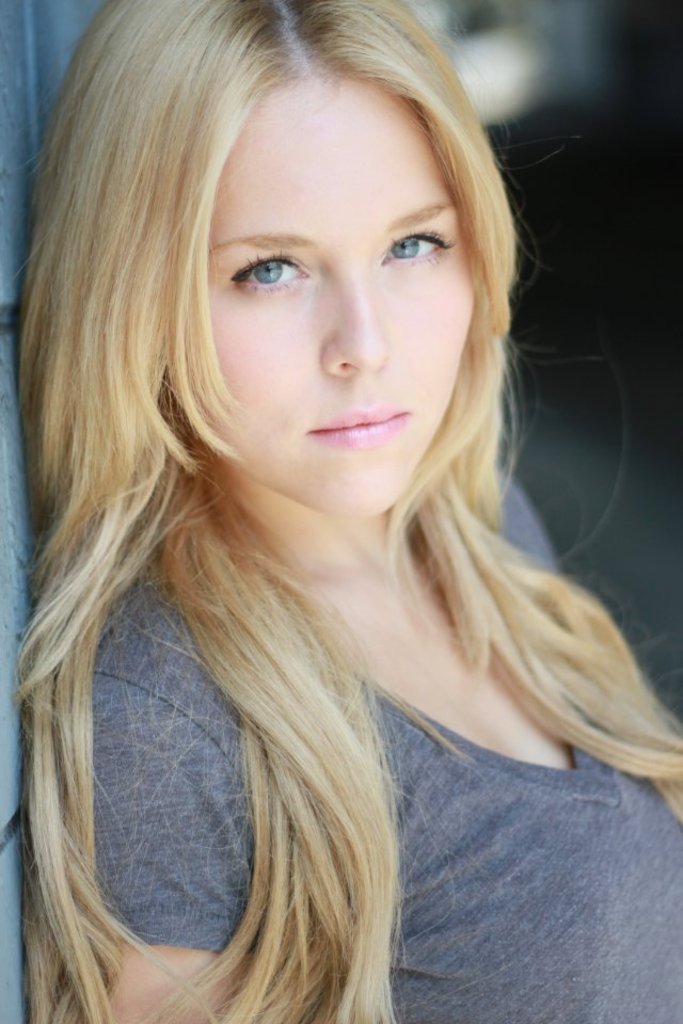 Wrestling Home: wwe diva kaitlyn