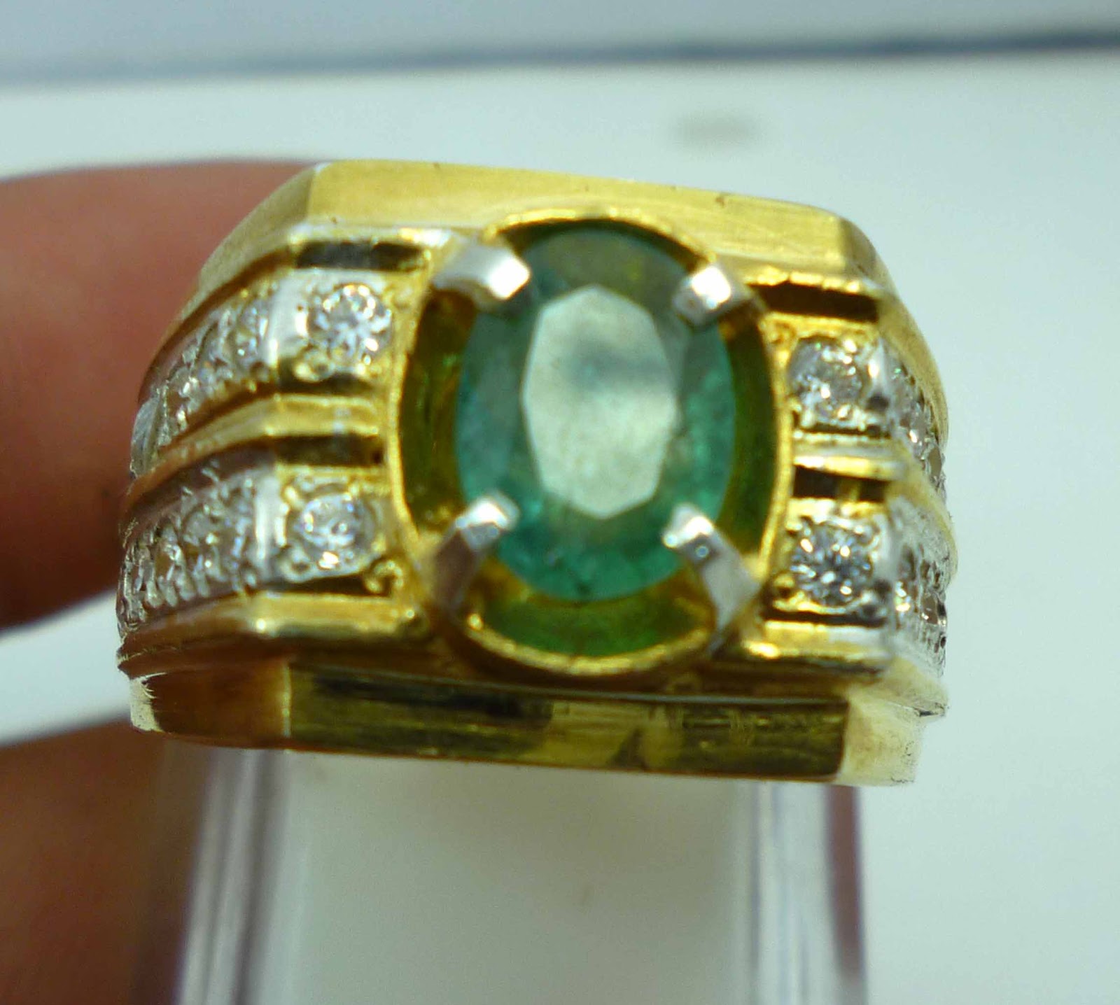 The Jack Gemstone: ZAMRUD COLOMBIA