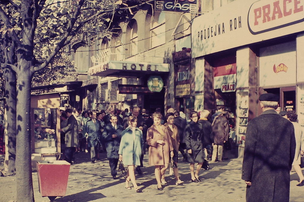 Prague More Than 45 Years Ago – 55 Stunning Color Photos of the Czech ...