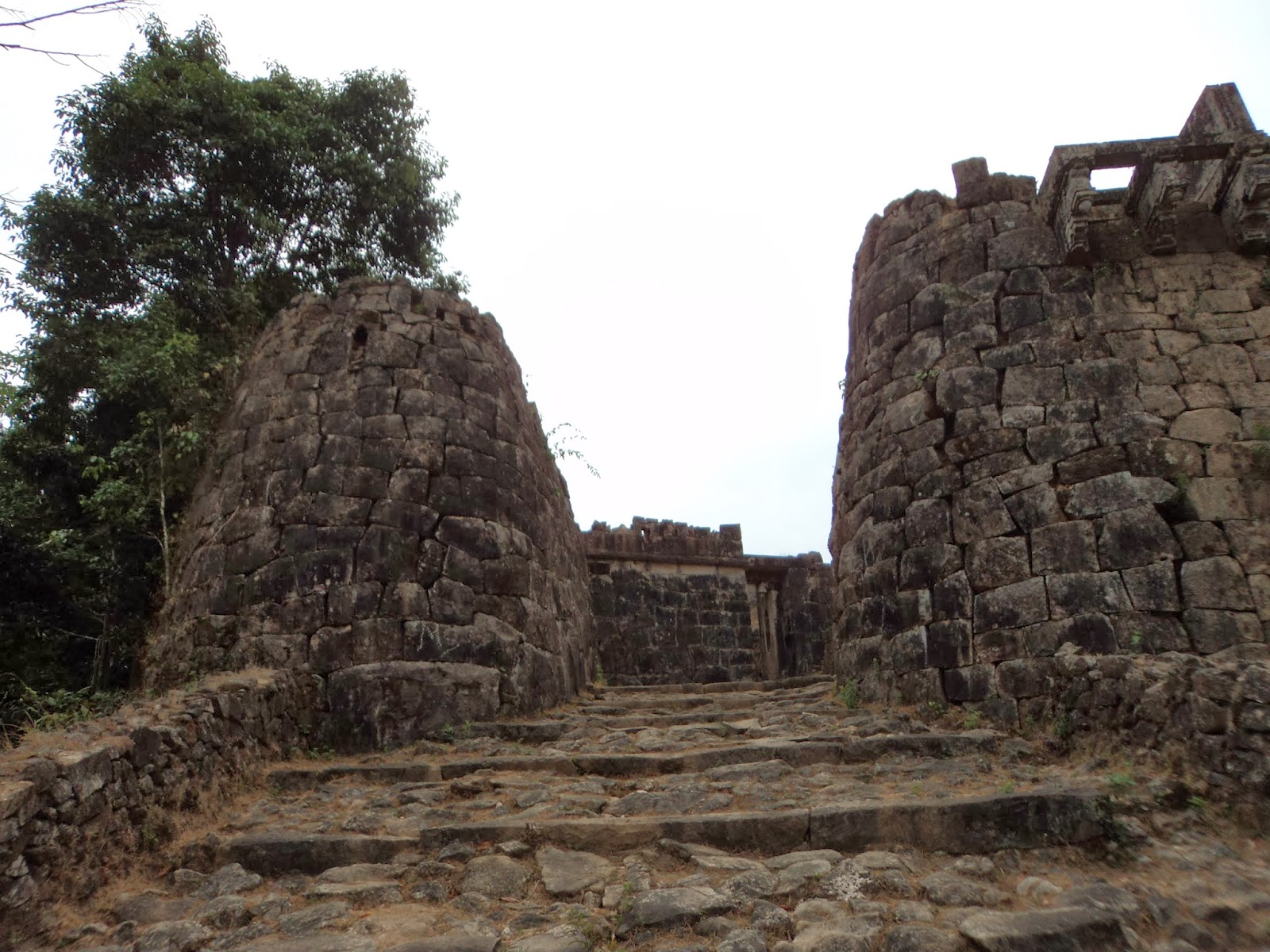 My Trips are My Dreams: Kavale Durga Fort, a fort which tells the story ...