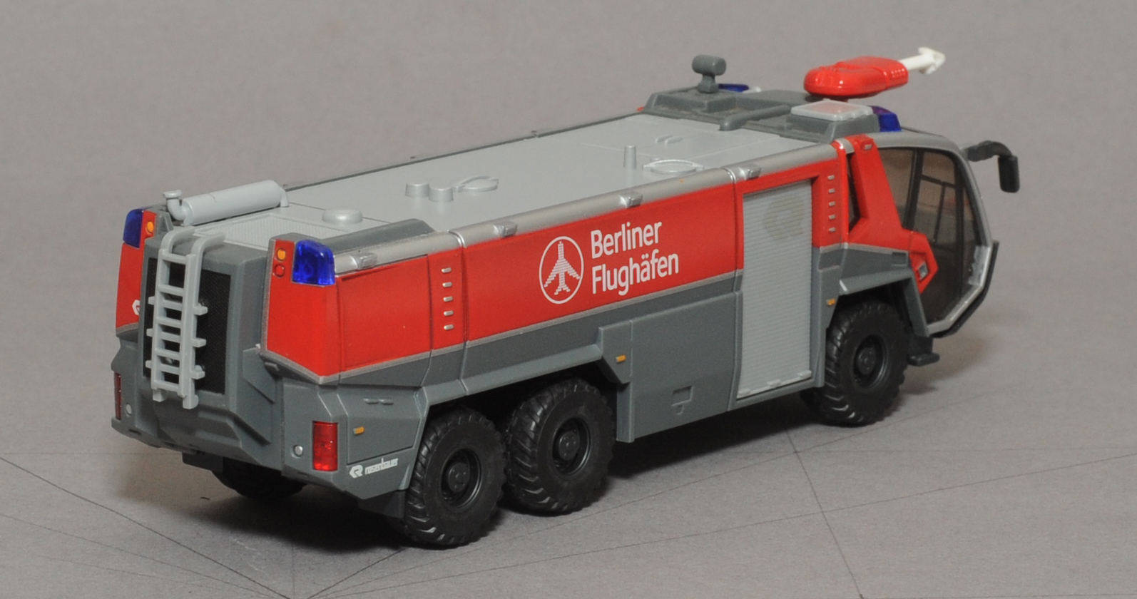 PANTHER ROSENBAUER: PANTHER 6X6 ROSENBAUER BERLIN FLUGHAFEN (2007) 1:87 ... PANTHER ROSENBAUER: PANTHER 6X6 ROSENBAUER BERLIN FLUGHAFEN (2007) 1:87 ...