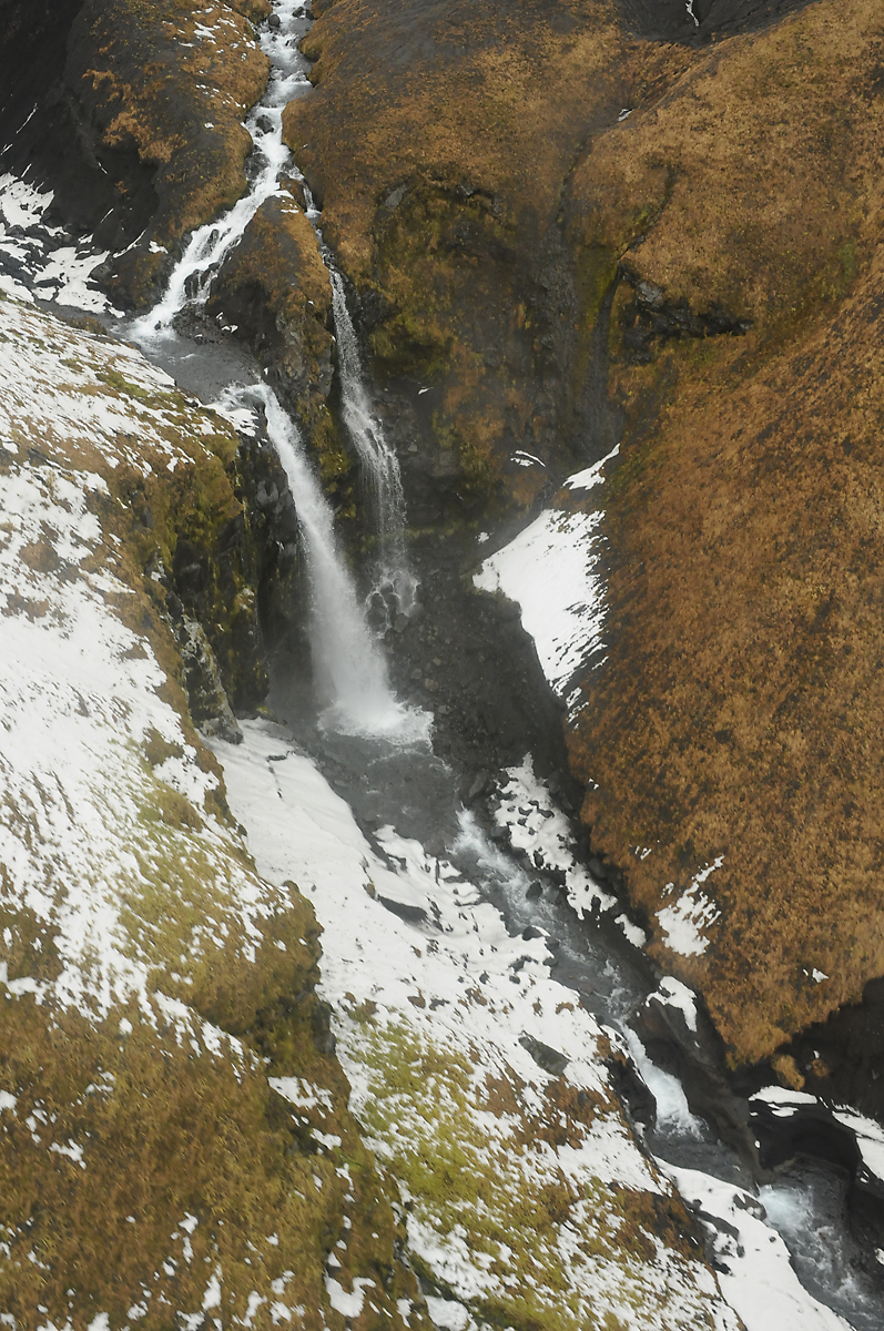 Rachel Imrie's Blog: Helicopter Flight, Tour of Umnak-November 1st, 2009