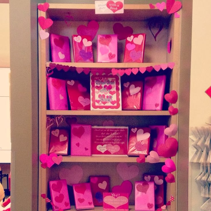 Librarian on Display: February: Blind Date with a Book, AGAIN!