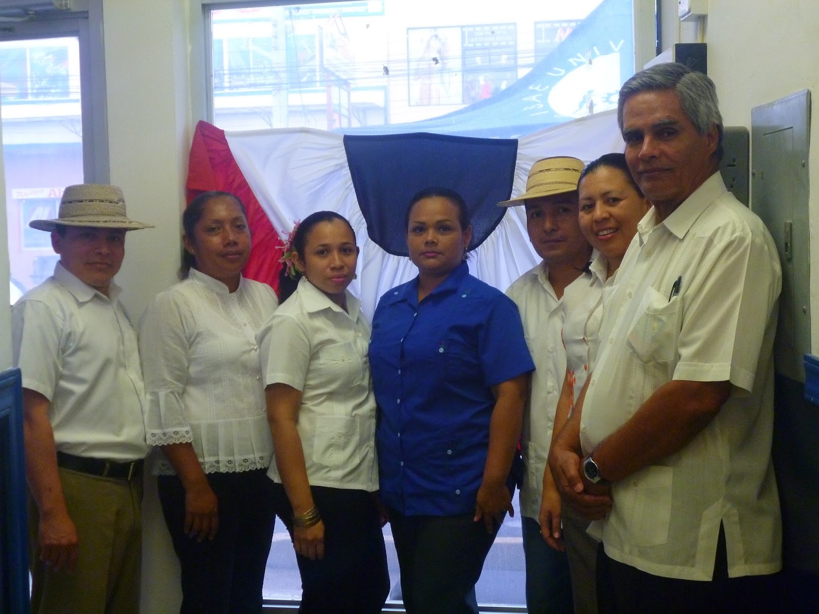 ISAE Universidad Sede Metetí-Darién: ISAE UNIVERSIDAD SE VISTE DE PATRIA