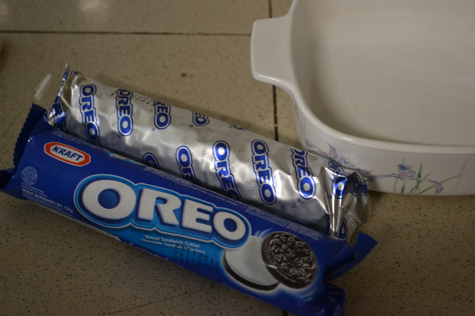 Carmelalala...: Easy Steps In Making My Version Of Wicked Oreos