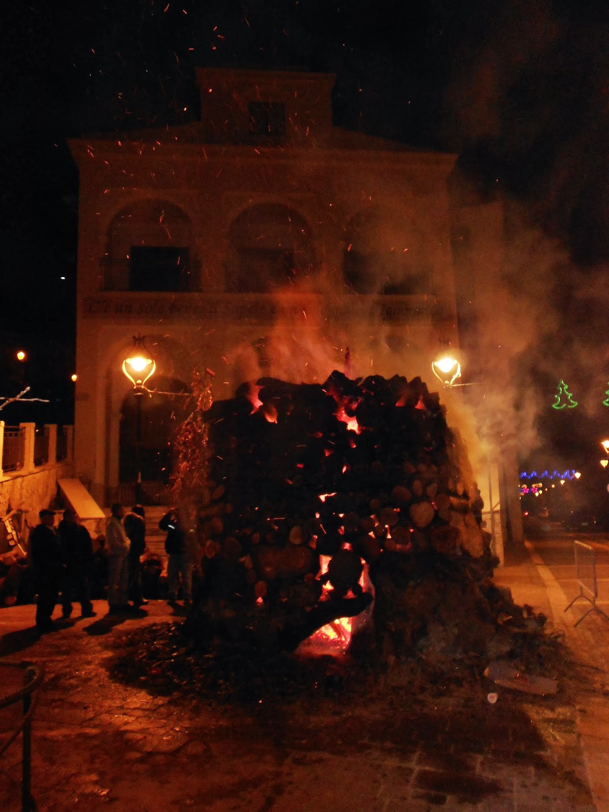 Piaggine News: La tradizione delle " focare" a Piaggine, alle falde del ...