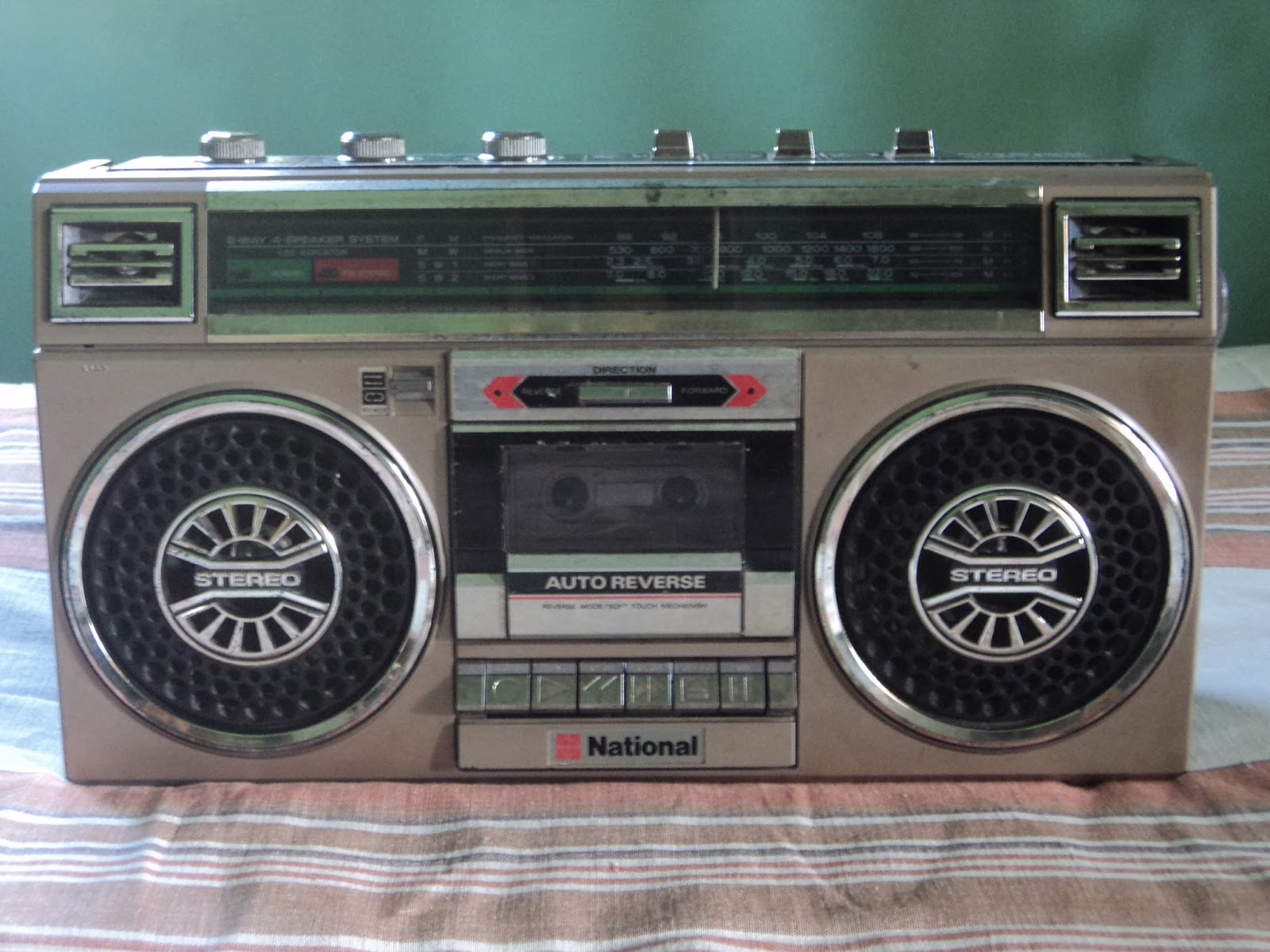 Jay's world of Music: THOSE WONDERFUL NOSTALGIC MUSIC DEVICES.