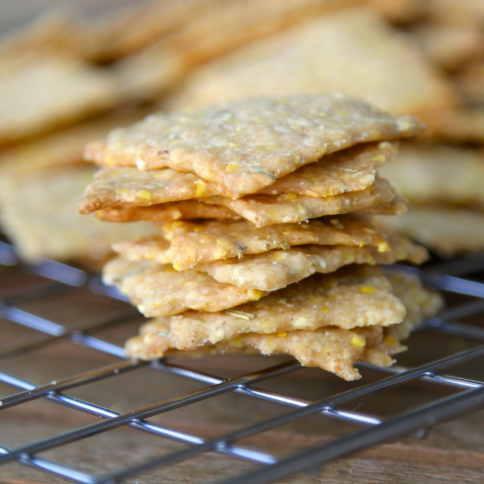 pepsakoy: Rosemary Cornmeal Crackers