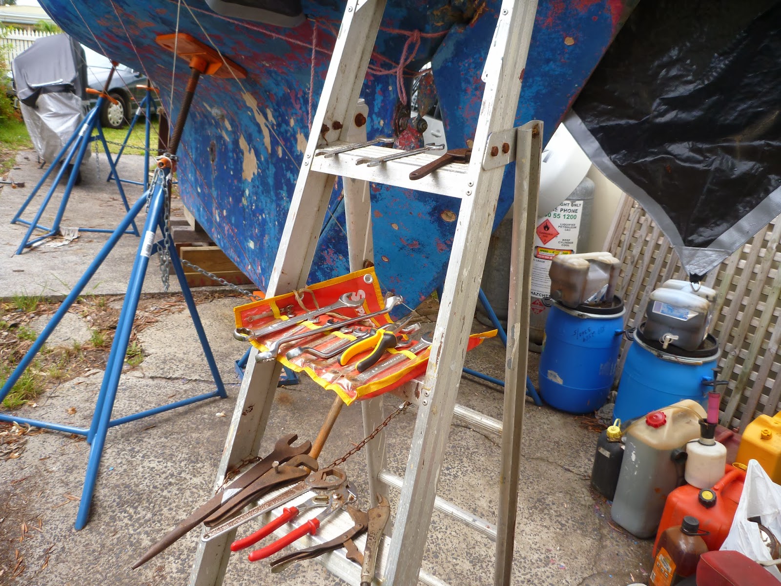 Sentina - Ship's Blog: Rudder, Prop and Rubbish Extraction