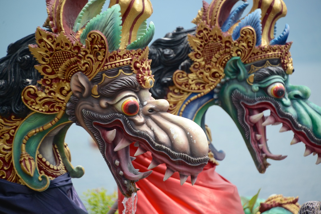 Indonesian Folklore (Folklor Indonesia): The Red Dragons versus the ...