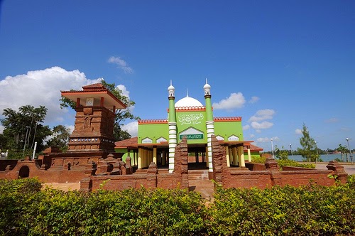 Taman Wisata Puri Maerokoco Semarang - Taman Mini Jawa Tengah ...