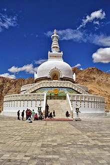 Shanti Stupa - India in 360