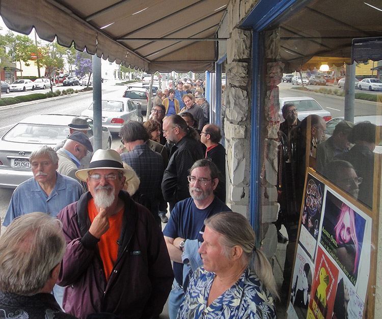 CONCERT OVERLOAD: Concert #595 - Neil Innes at McCabe's Guitar Shop ...