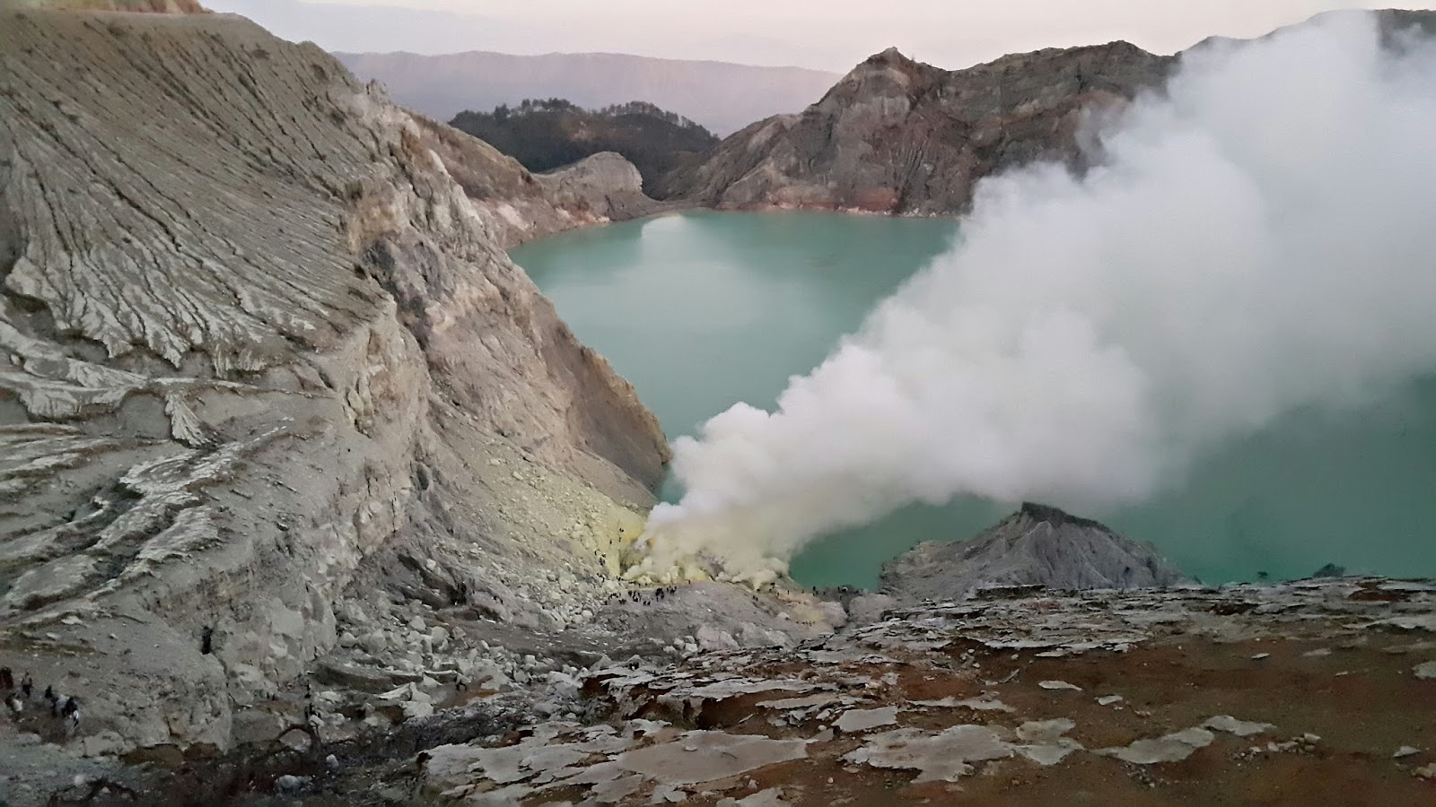 KAWAH IJEN (IJEN CRATER)
