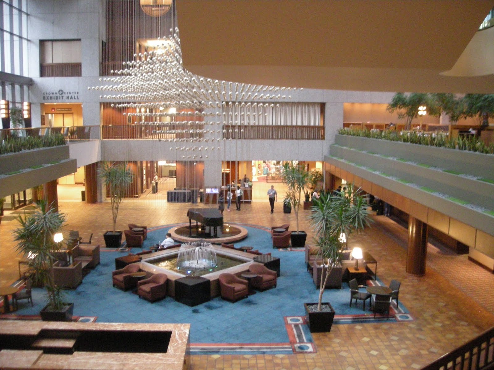 Cutting Coupons in KC: Kansas City Tour of Fountains: Crown Center ...