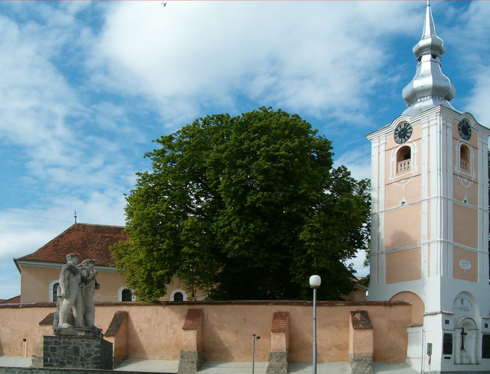 Gabi Bernad: Biserici din secuime