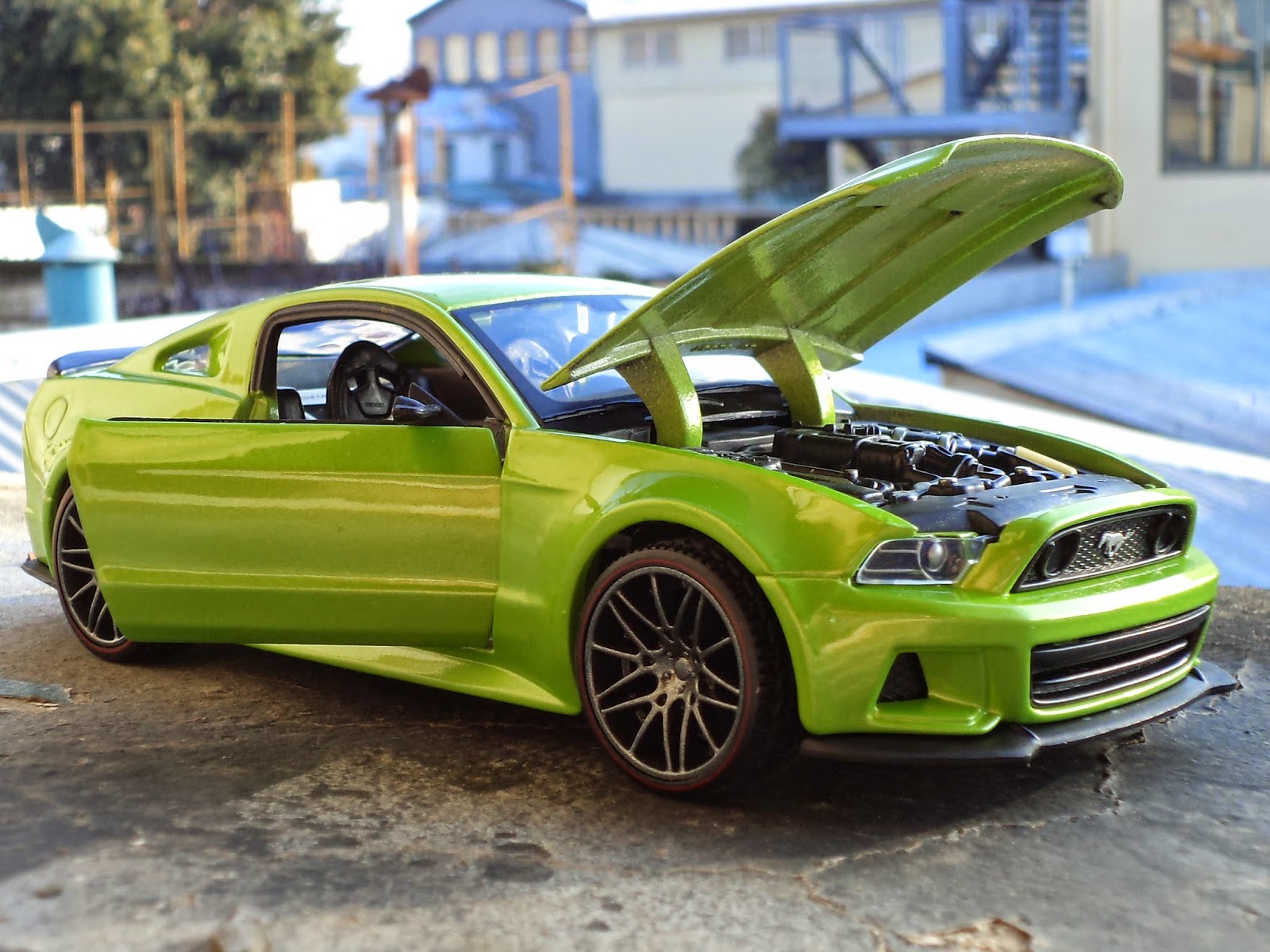 AUTOS A ESCALA: FORD MUSTANG MODIFICADO