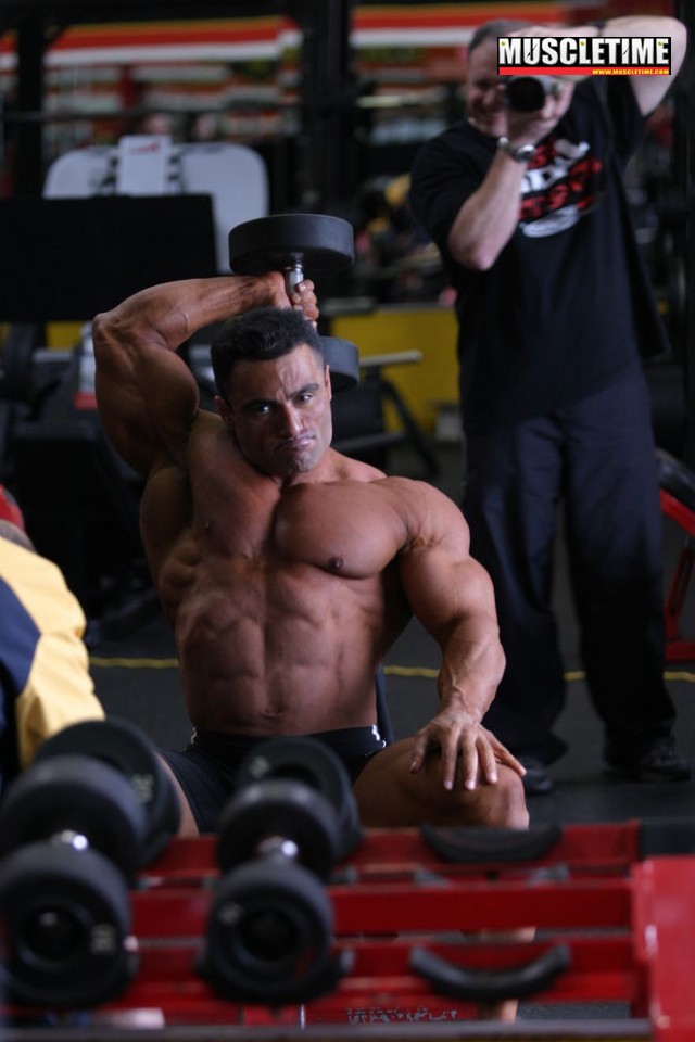 Muscle Lover: August 2009