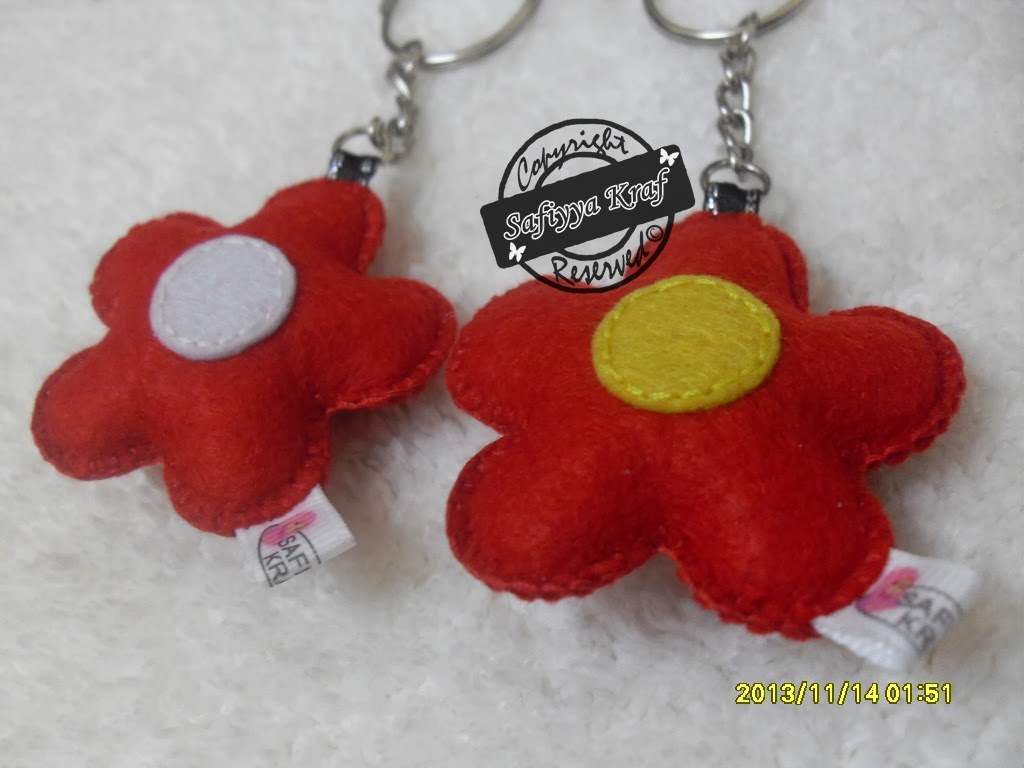 Safiyya Kraf: Keychain Bunga Untuk Cikgu