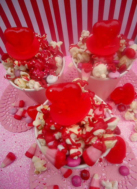 chica chocolatina: Cupid's Arrow Popcorn & Candy Munch Cups