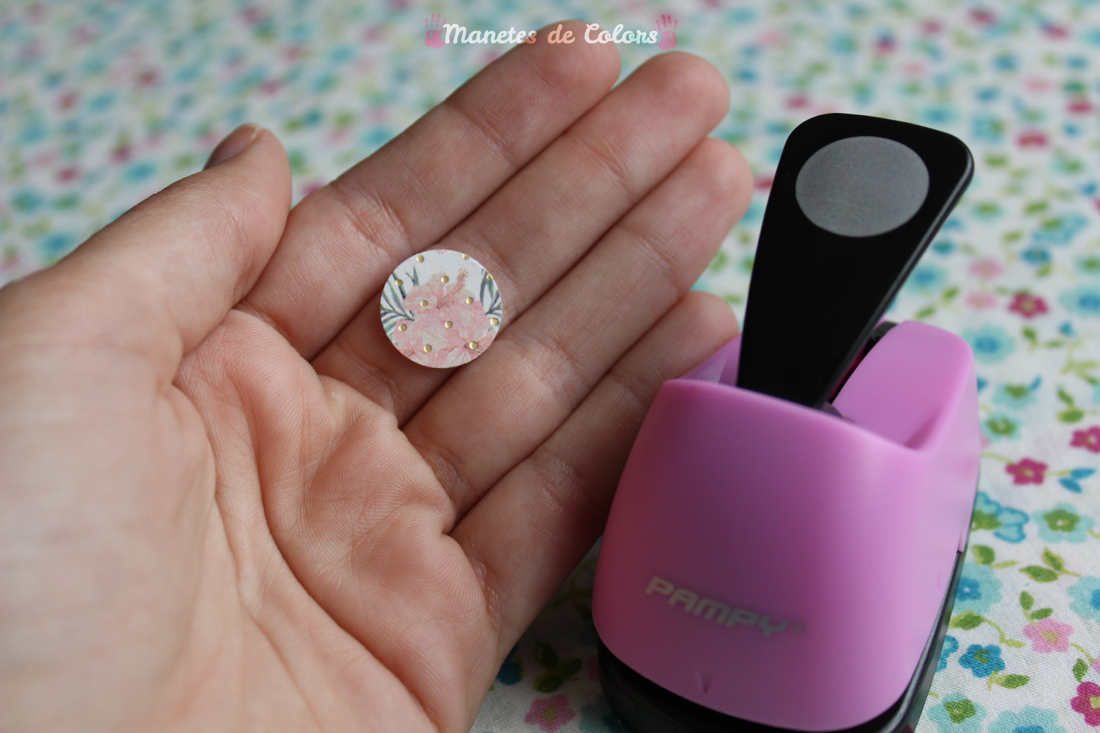 Manetes de Colors: DIY: Punt de llibre personalitzat