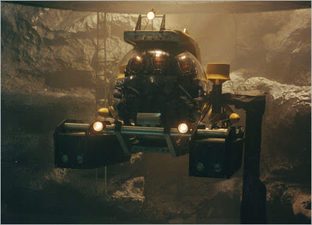 model ships in the cinema: Sphere 1998