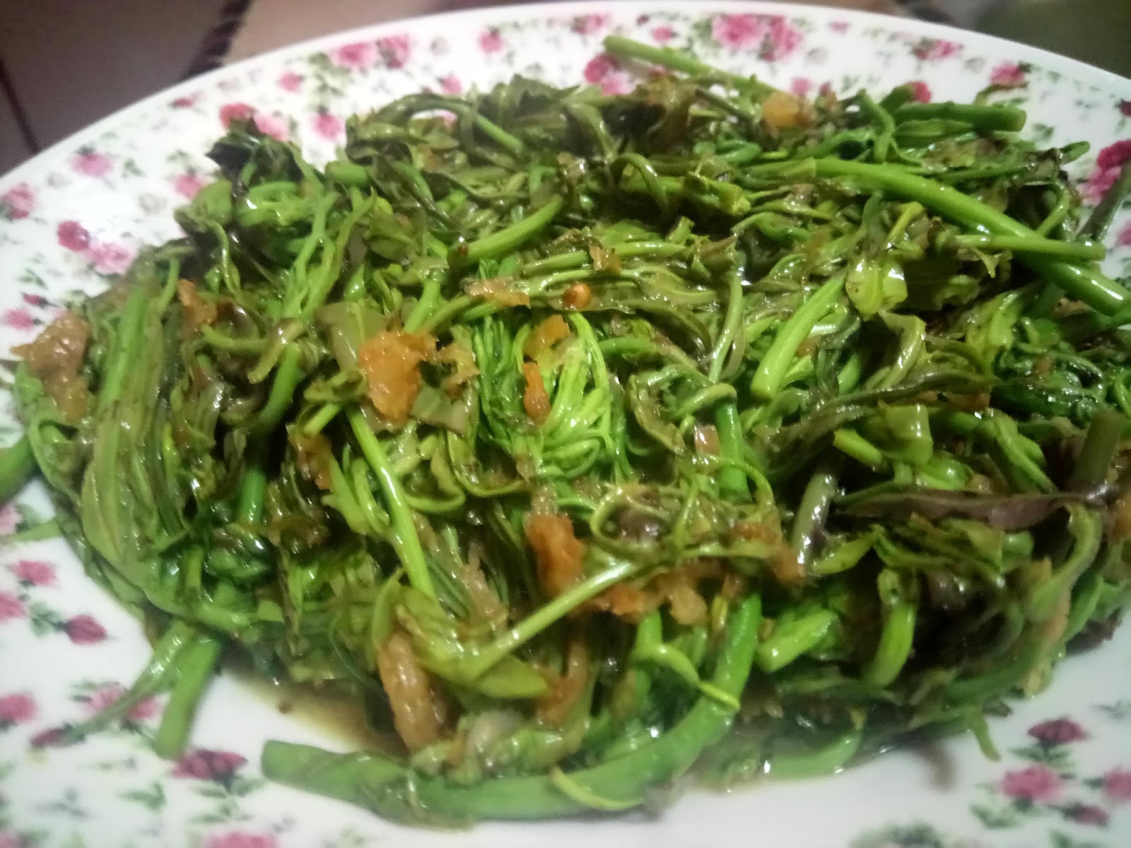 Beautiful Lie in a Beautiful Life: Sayur Midin