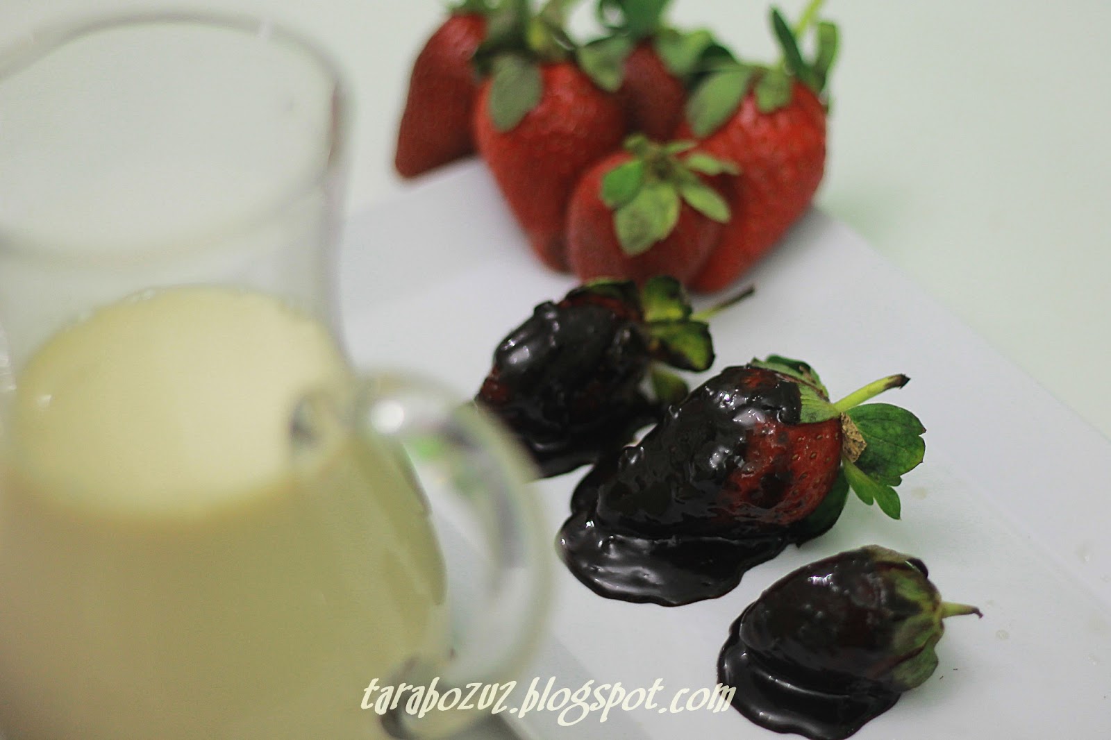 STRAWBERRY COKLAT | AIR TANGAN ZUHAIDA