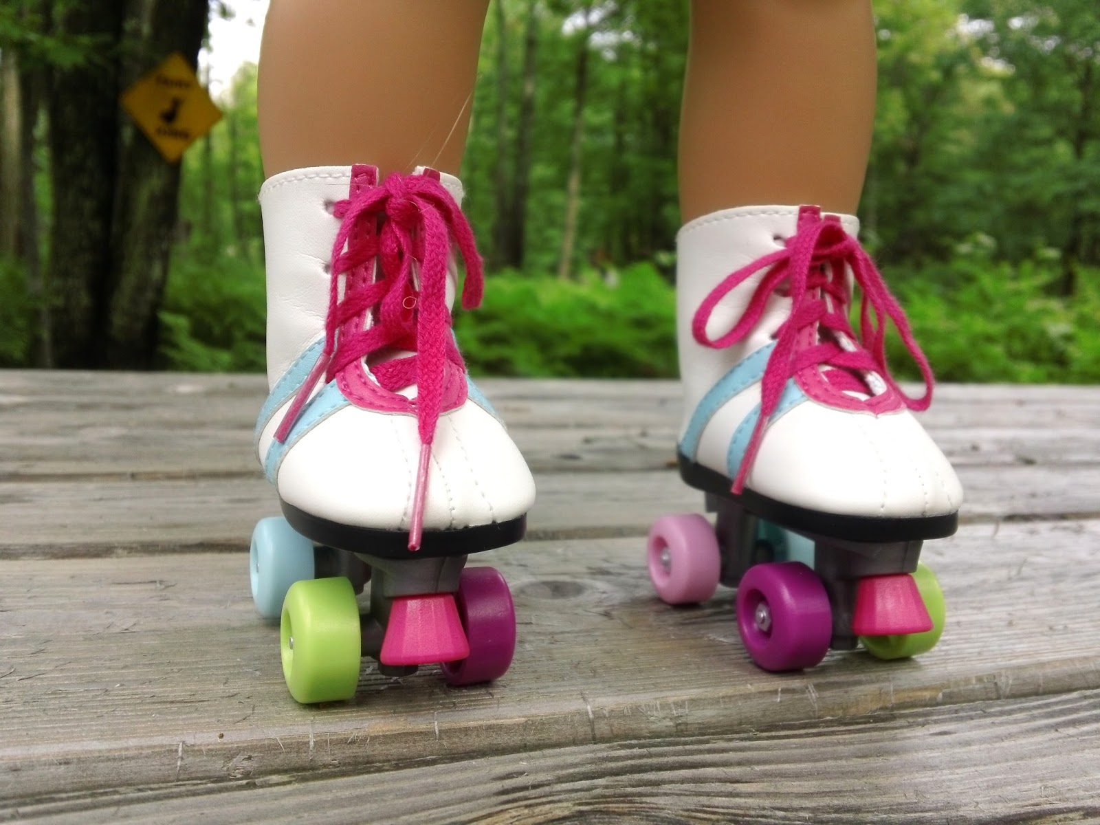American Girl Doll Play: Review - American Girl Rollerblading Set ...