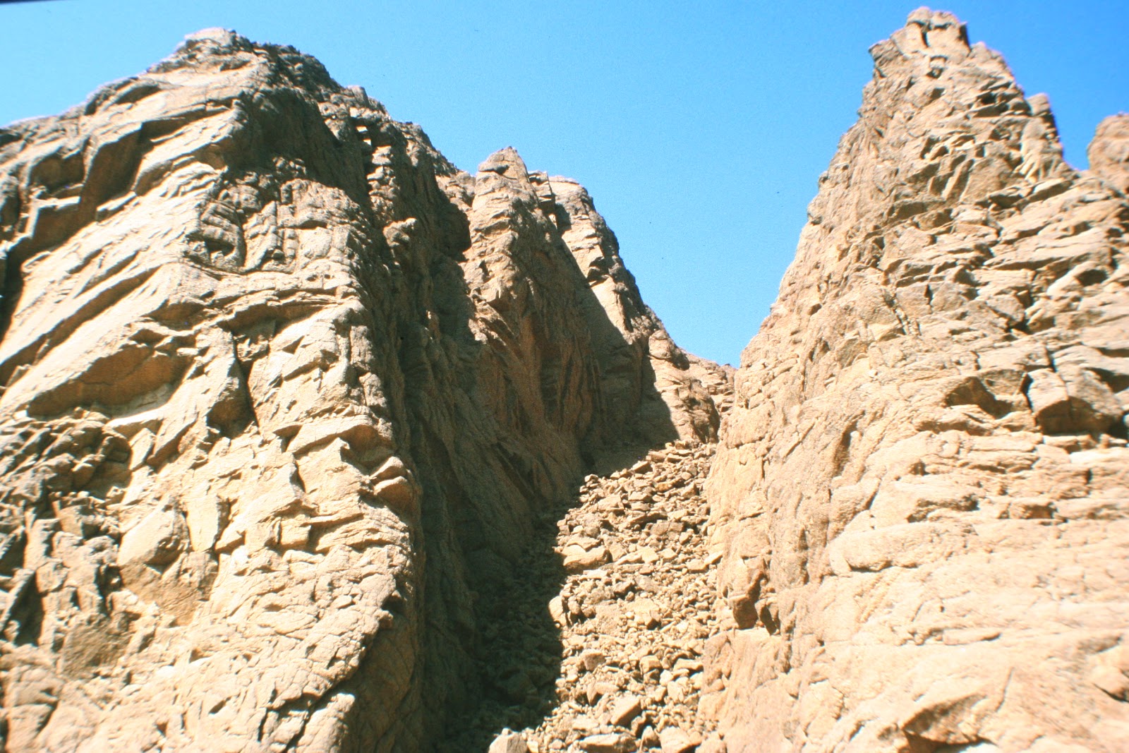 Le Montagne della Luna: IL TEST: IL GEBEL "AT EL GHARBI"