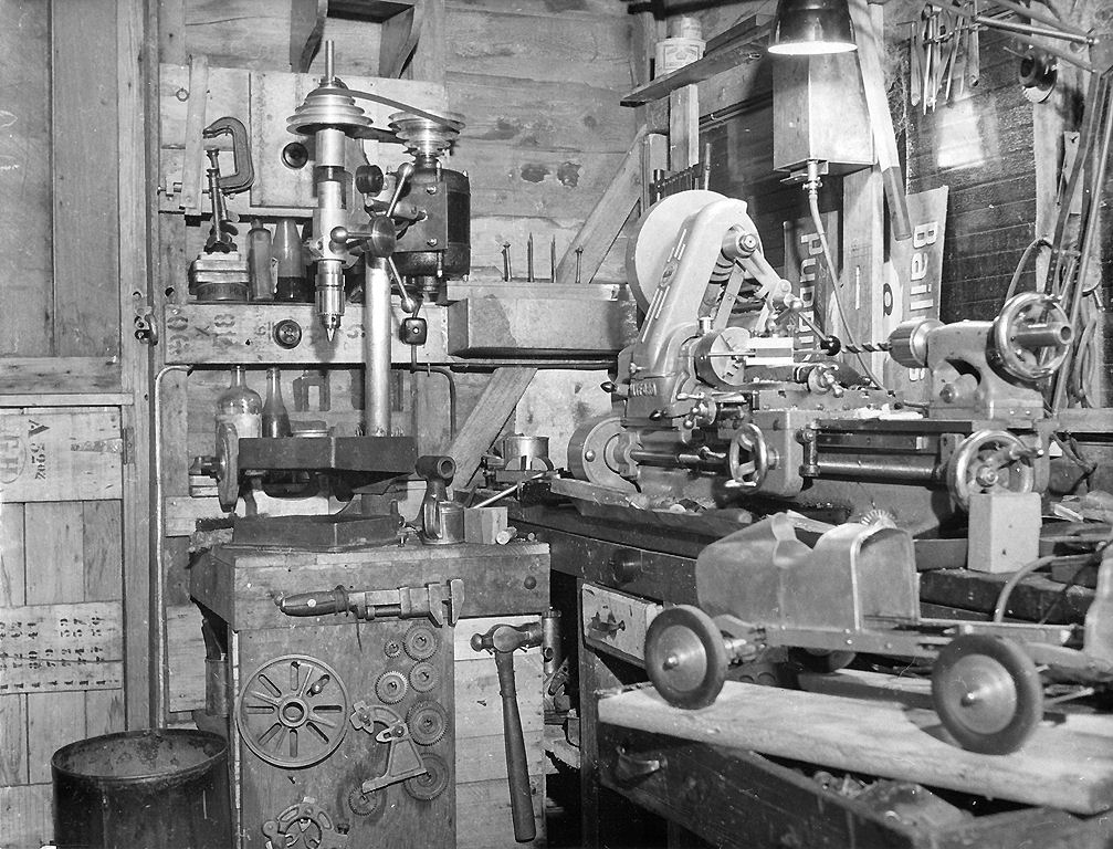 Full Circle Flyers: Tether Cars