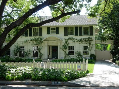 poppies & posies: Monday with Matt: Backyard Weddings