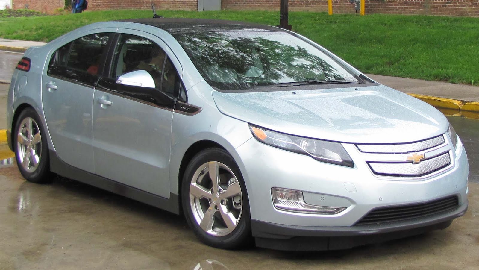 GM Volt Beats Plug-In Prius, Leaf in U.S. sales | Electric Vehicle News
