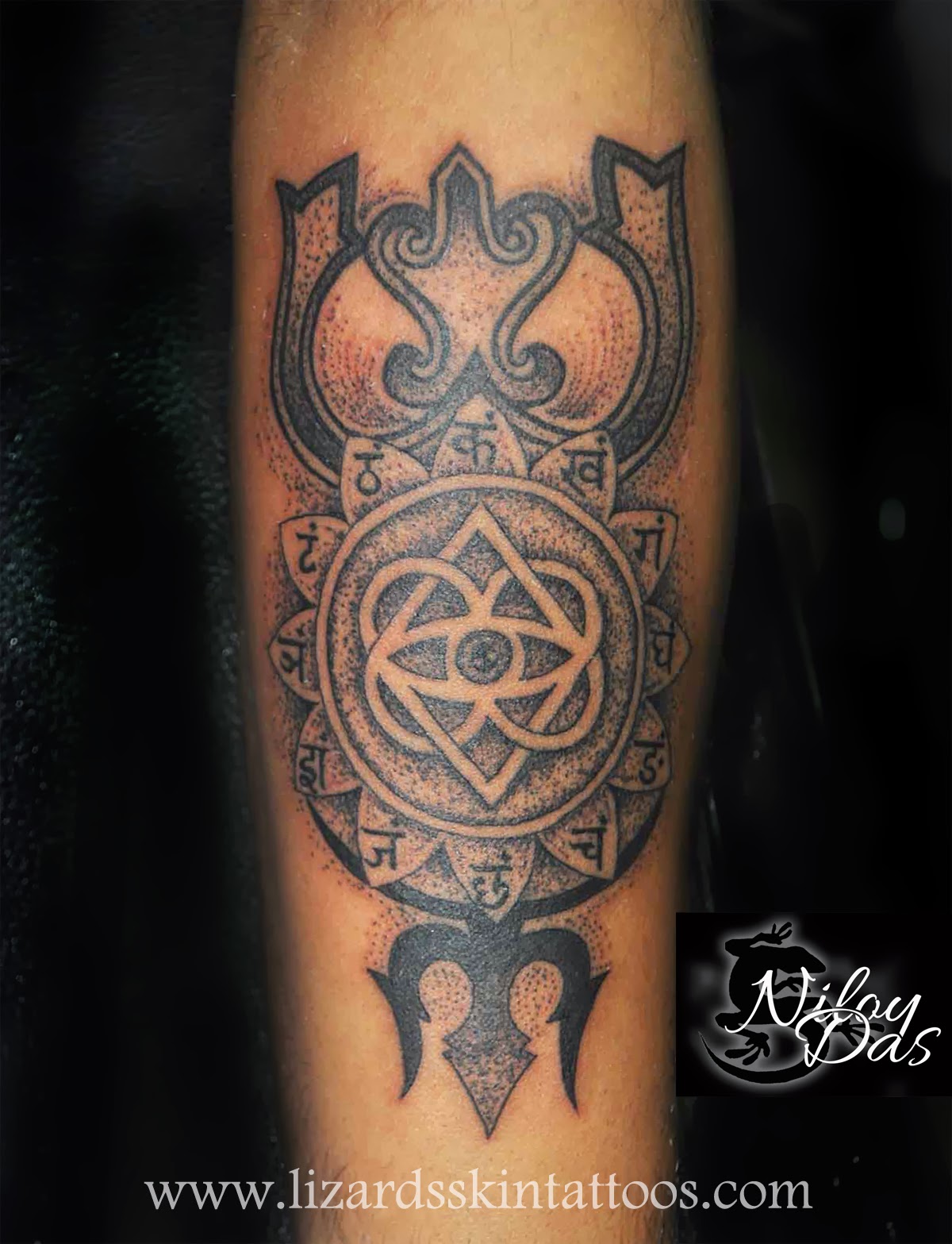 Lizard's Skin Tattoos: Customised Dot work...by Niloy Das