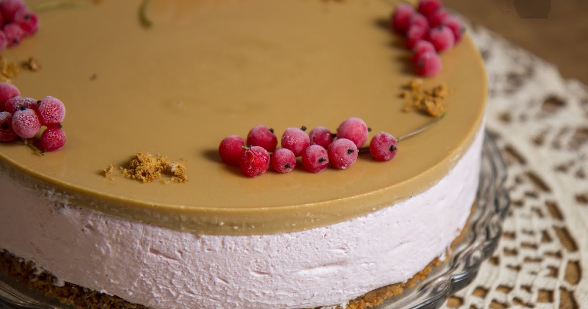 Taikinatassut: Punaherukka-kinuskijuustokakku