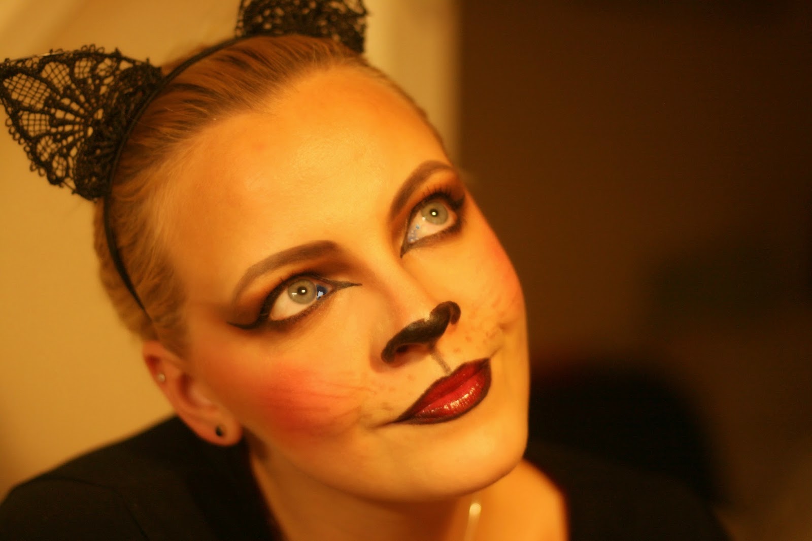 Nessies Makeup Halloween Cat Eye Makeup