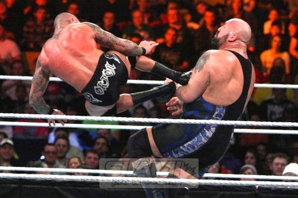 WWE In live!!!!: RANDY ORTON vs BIG SHOW