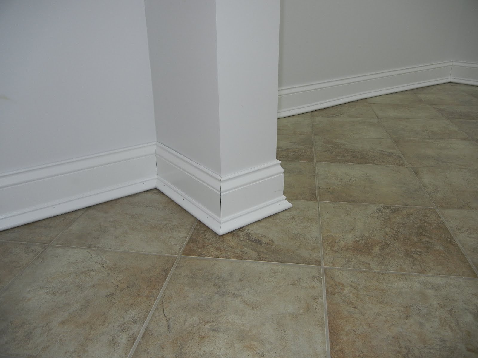 Double Oak Plantation: Baseboards started